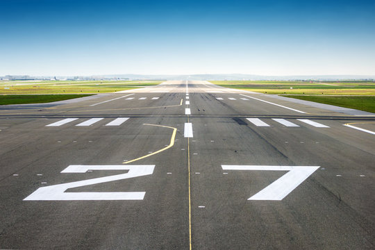 跑道数字代表什么？Runway Heading 与跑道编号规则解析 - FlightWaypoint